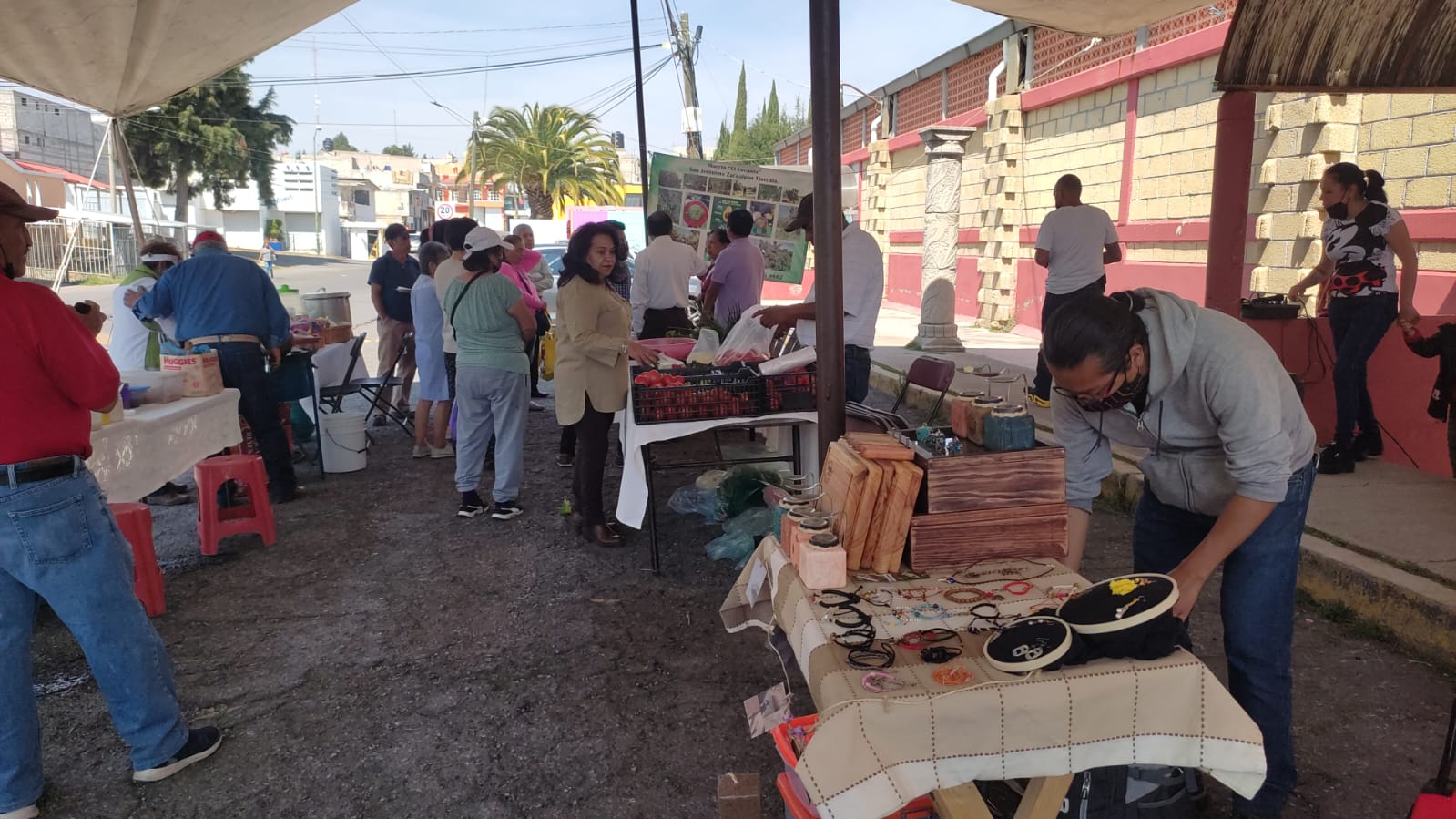 DEBEMOS REGRESAR A NUESTROS ORÍGENES: EMPRENDEDORES DE LA COLONIA “EL ...